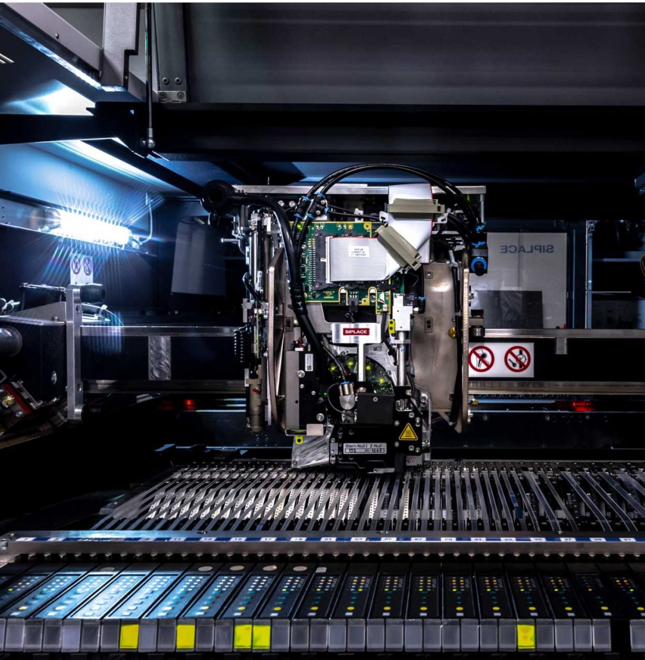 The Dinema Electronics EMS production method | Dinema Electronics